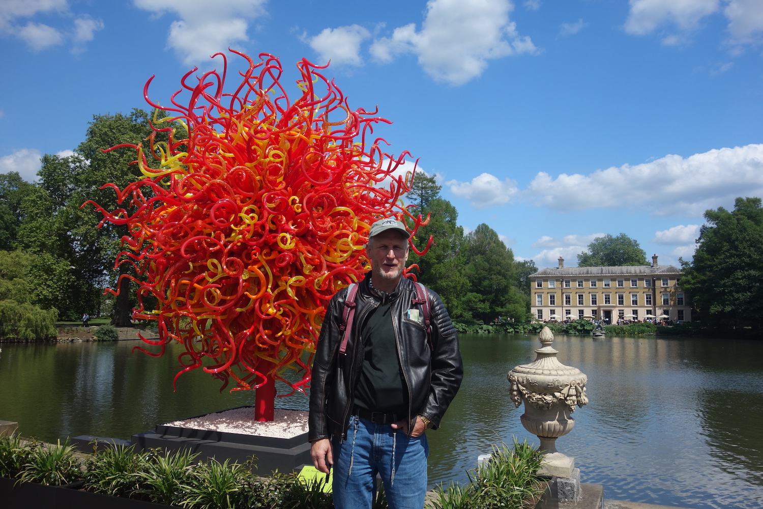 The Glass Art of Dale Chihuly—Royal Botanic Gardens in Kew, England ...