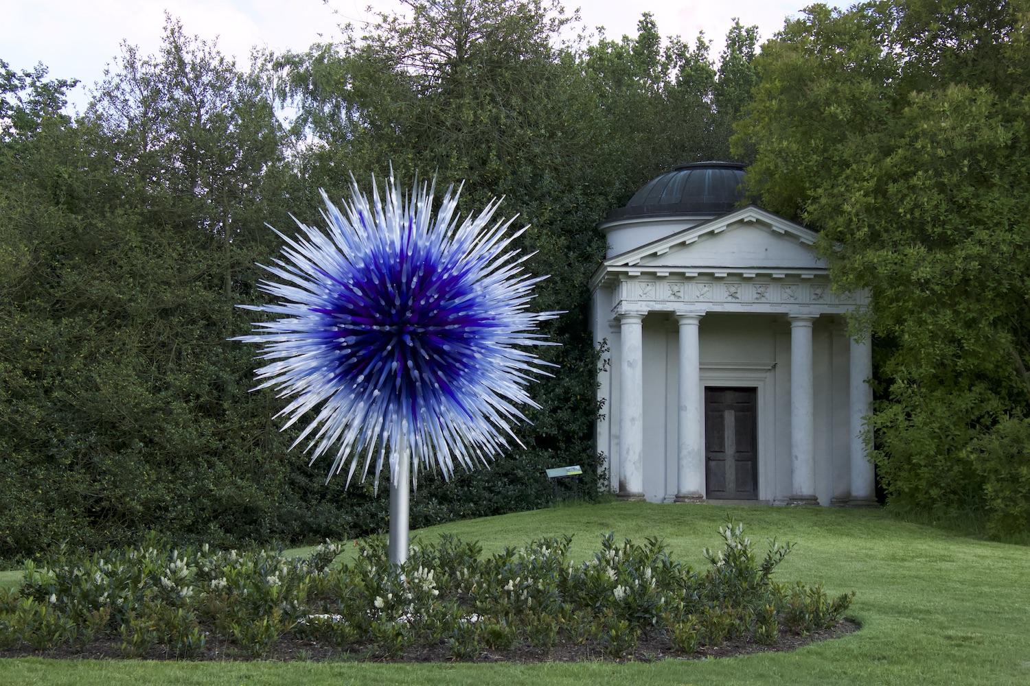 The Glass Art of Dale Chihuly—Royal Botanic Gardens in Kew, England ...